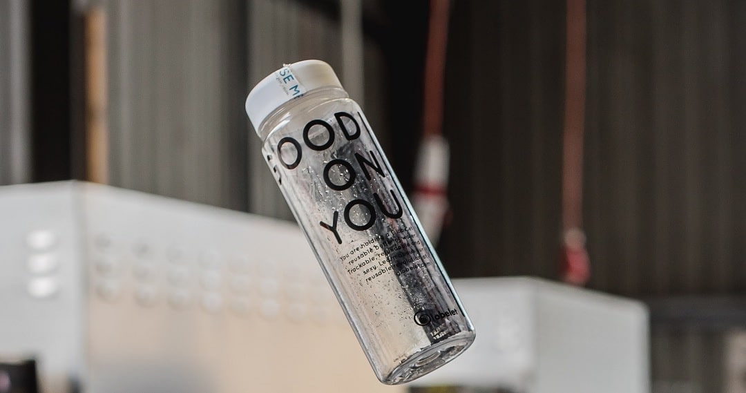 52 frases para botellas personalizadas: ¡Lanza tu mensaje!